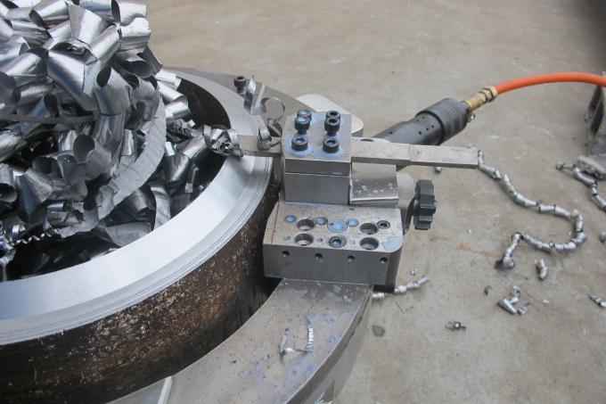 Speed Adjustment CNC Pipe Cutting Chamfering Machine Cold Cutters For Pipe