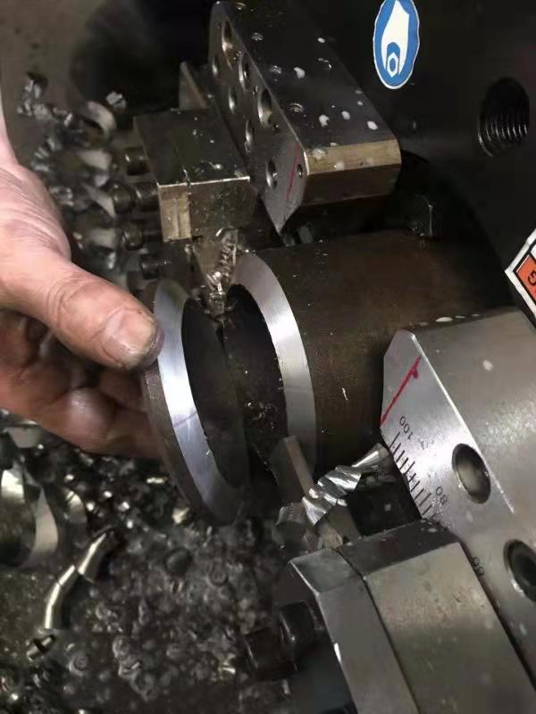 Wellnit Split Frame Clamshell Cold Cutting and Bevelling machine