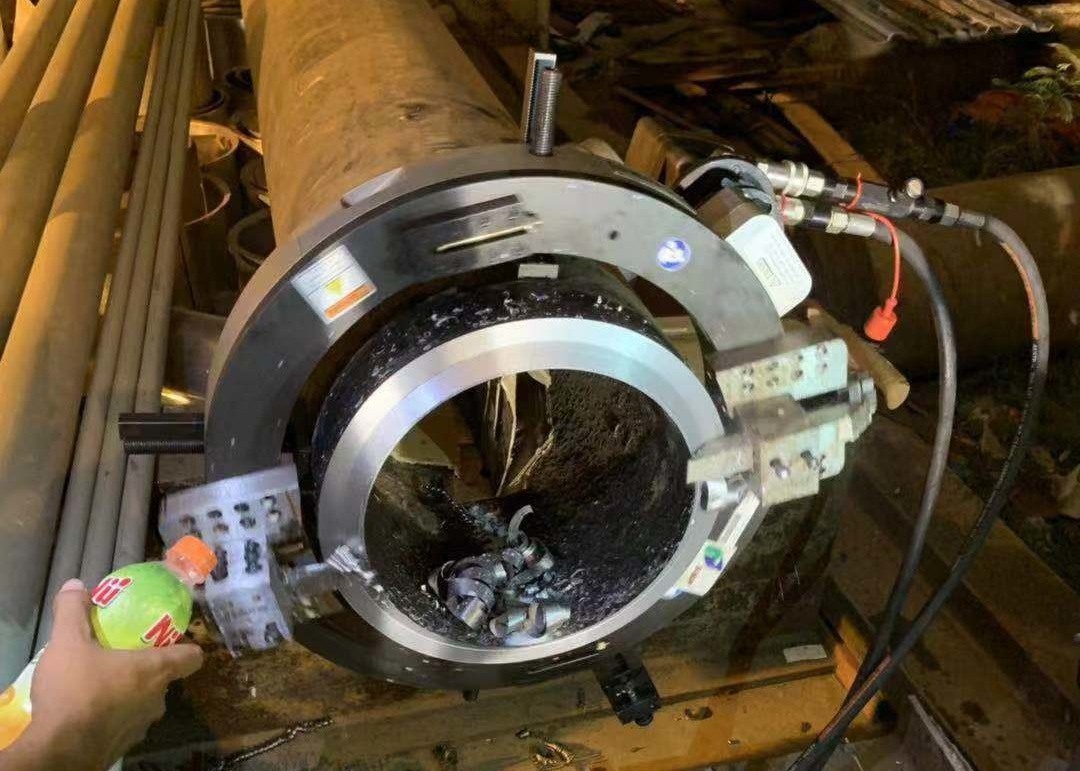 Clamshell Type Pipe Cutting And Beveling Machine Hydraulic Driven